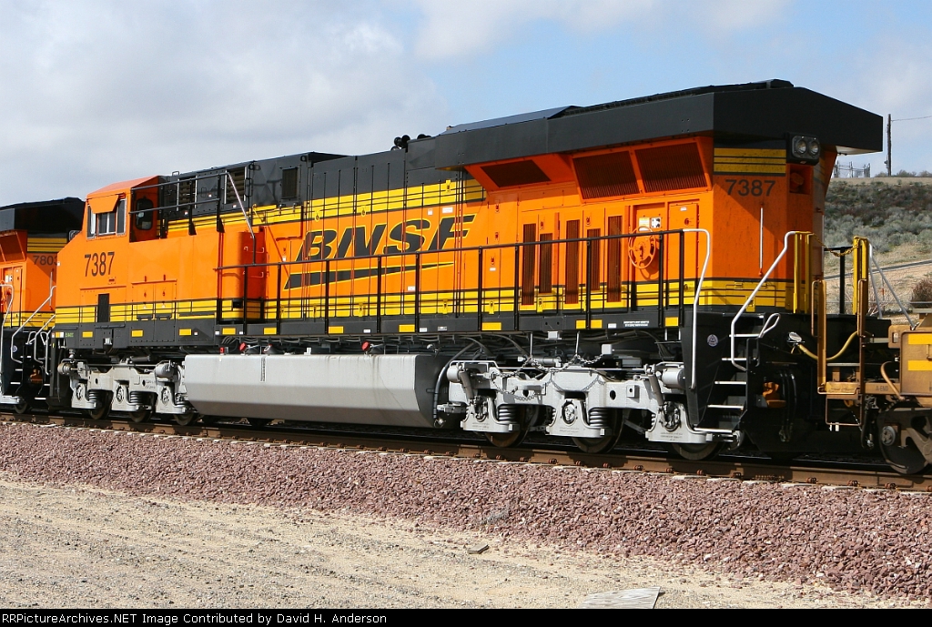 BNSF 7387